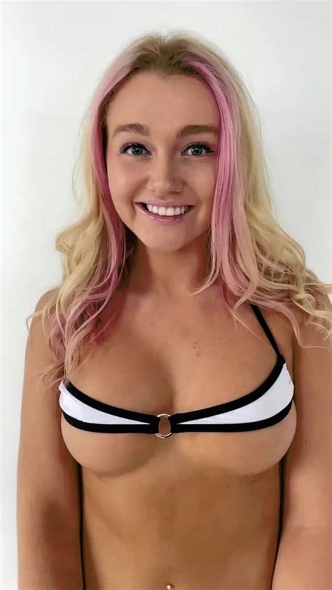 Bouncing In My Bikini Scrolller