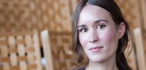 30 årige Anna Ingrisch Skifter Til Jobbet Som Vært På Tv 2 News Fra Radio24syvs Morgenflade