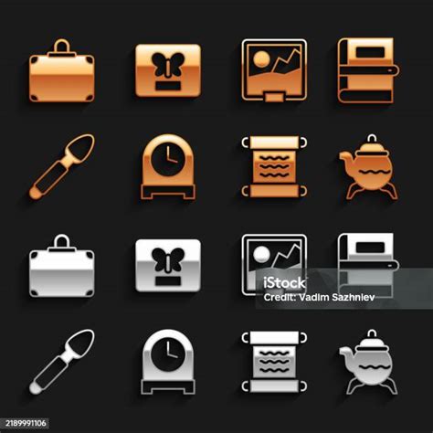 골동품 시계 책 클래식 찻 주전자 파피루스 스크롤 실버 숟가락 그림 여행 가방 및 나비를 프레임 아이콘에 설정합니다 벡터 가방에 대한 스톡 벡터 아트 및 기타 이미지