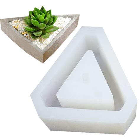Equilateral Triangle Prism Concrete Pot 10cm Ibrayas