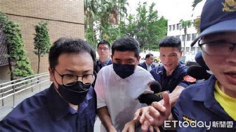 Nono性骚扰性侵风波后首露面 前往妇幼警察队应讯手机新浪网