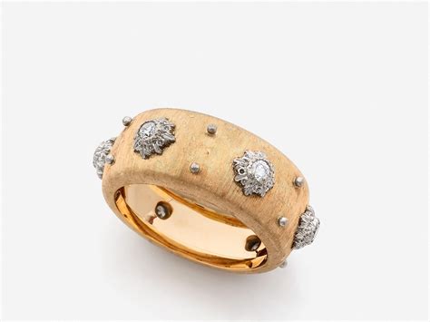 At Auction Buccellati Anneau Eternelle Macri