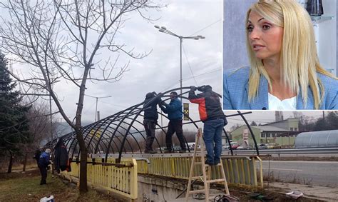 УСИЛЕНИ РЕМОНТИ В КМЕТСТВО ИЗТОК Нови козирки парапети и укрепване на подлеза при спирка Метал