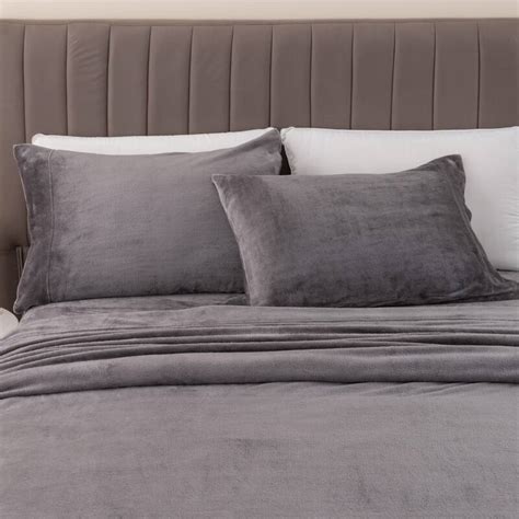 Luxurious Solid Velvet Plush Warm And Cozy Sheet Set Overstock 23132654