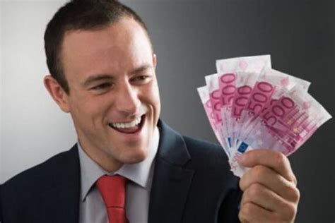 职场老司机：为什么公司都要迟发工资，有些原因你可能不知道