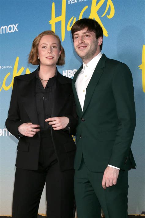 Los Angeles 9 De Mayo Hannah Einbinder Alex Edelman En La Proyección De Estreno De La