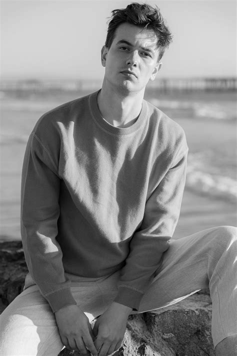 Outdoor Editorial Lifestyle Venice Beach Photoshoot