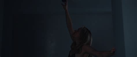 Screen Captures The Invisible Man Elisabeth Moss Network Elisabeth Moss Fansite Photo