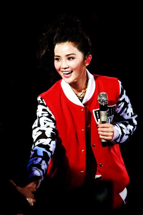 蔡卓妍演唱會可愛性感 每日頭條