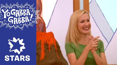 Angela Kinsey Time For Show And Tell Yo Gabba Gabba Youtube