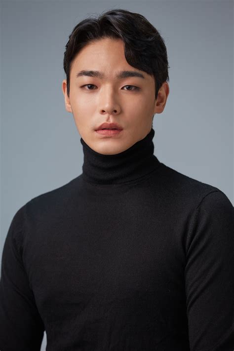 악의꽃 막내형사 김수오 영화 언더 유어 베드 캐스팅…이지훈과 호흡 네이트 뉴스