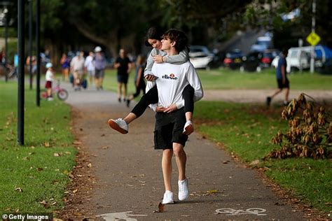 How To Survive Isolation With Your Partner According To A Sexologist Daily Mail Online