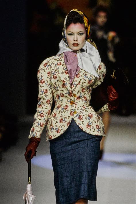 Vivienne Westwood Fall 1995 Ready To Wear Collection Runway Fashion
