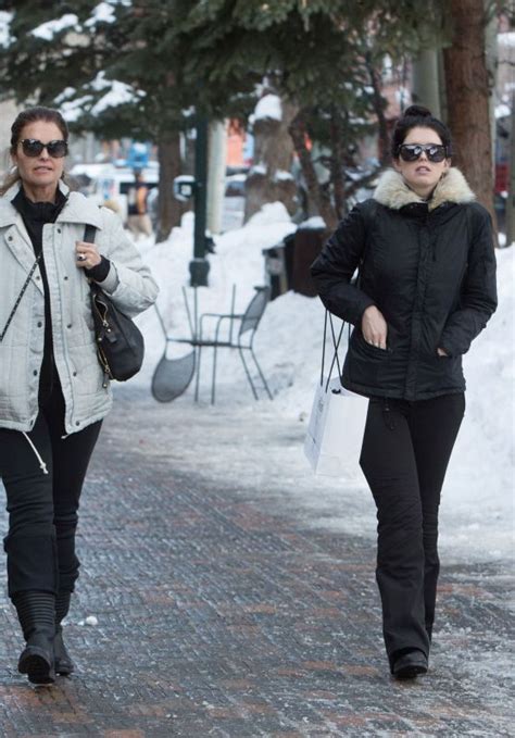 Maria Shriver Enjoys An Afternoon Of Shopping With Her Daughter