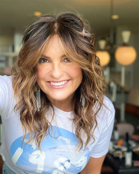 15 Best Mariska Hargitay Hairstyles To Inspire You Artofit