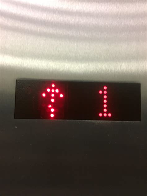 This Elevator Arrow Rmildlyinfuriating