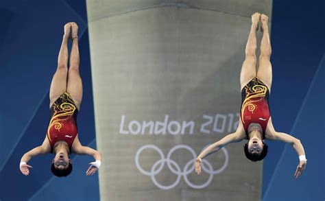 Sexy Female Divers