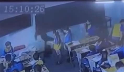 ЦЕГ Хүүхэд зодсон багшийг шалгаж байна