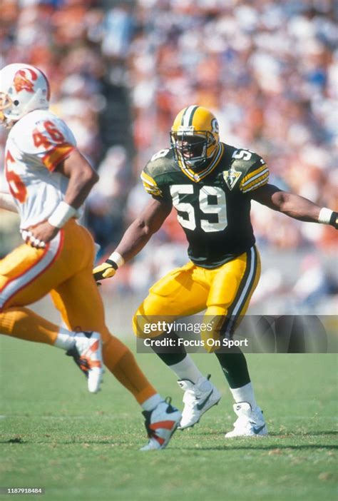 Wayne Simmons Of The Green Bay Packers In Action Against The Tampa News Photo Getty Images
