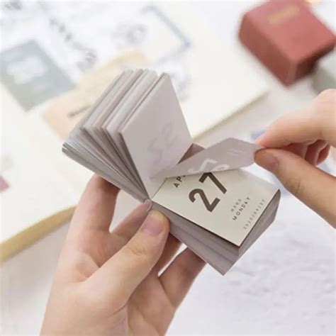 Мини настольный календарь ежедневный планировщик книга годовая бумага для органайзера Diy