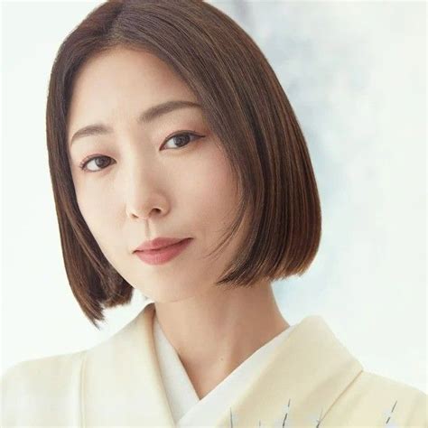 【着物に似合う髪型】まとめ髪や編み込みなど「和装」におすすめのヘアスタイル！ 自分でできる簡単ヘアアレンジを解説 マキアオンライン