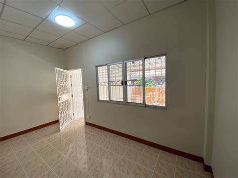 ขายทาวน์เฮ้าส์ ถนนเทพารักษ์ นิคมบางพลี บางบ่อ เชื่อมถนนบางนาตราด ตกแต่งใหม่ หมู่บ้านแสงตะวัน