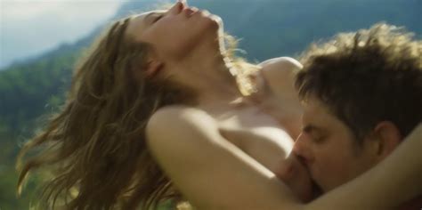 Nude Video Celebs Lou De Laage Nude Blanche Comme Neige