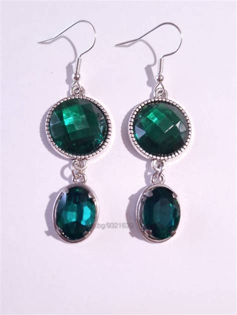 Разкошни обици с кристали в изумрудено зелено и орнаменти цвят сребро Дамско бижу Стъкло