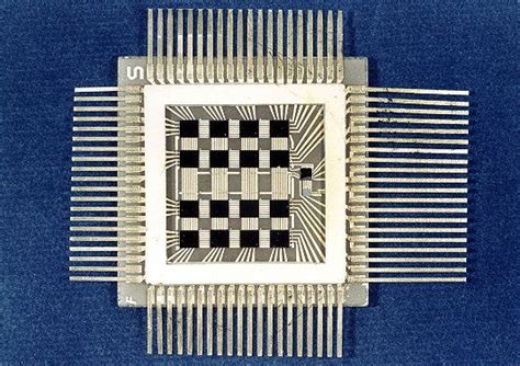 Early Integrated Circuit Ic Memory In Computer History
