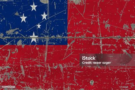 그런 지 오래 된 긁힌된 나무 표면에 사모아 플래그입니다 국가 빈티지 배경 고풍스런에 대한 스톡 사진 및 기타 이미지 고풍스런 골동품 국기 Istock
