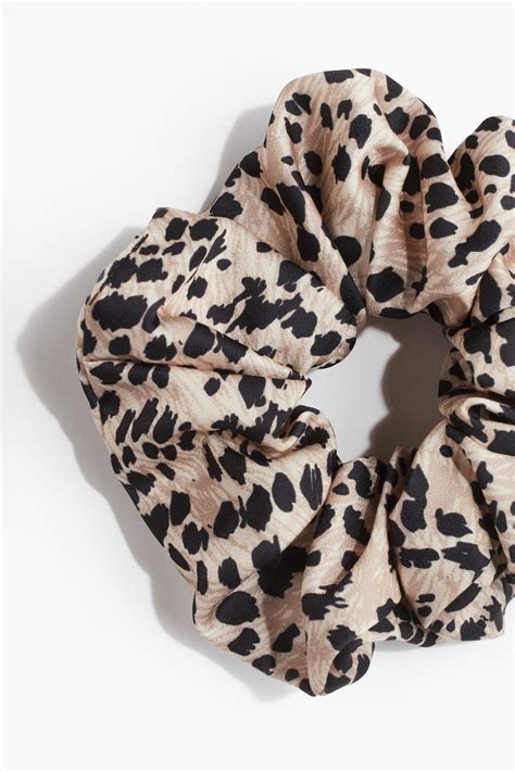 Großes Scrunchie Hellbeigeleopardenprint Ladies Handm At