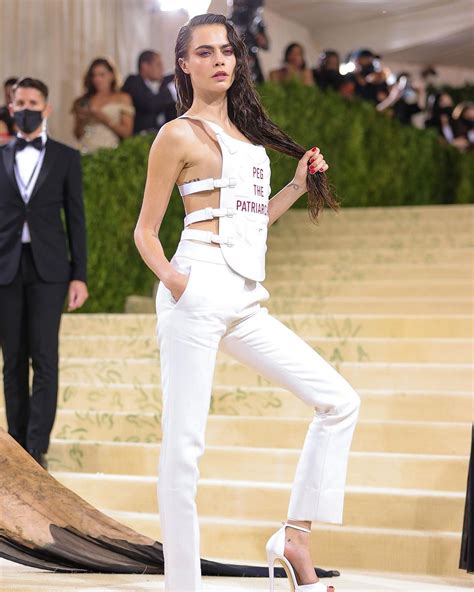 Cara Delevingne Outfits Style And Looks K4 Fashion
