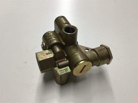 110800 By Sealco Commerical Vehic Valve Spring Brake Control