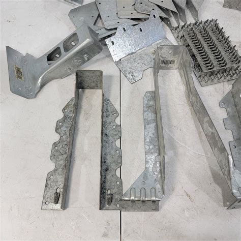 Lot Of 24 Simpson Strong Tie Brackets Itt9 5 Lus210 U210 It9 Ls 50 Lab Liquidators Store