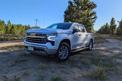 2025 Chevy Silverado 1500 Performance Blvb