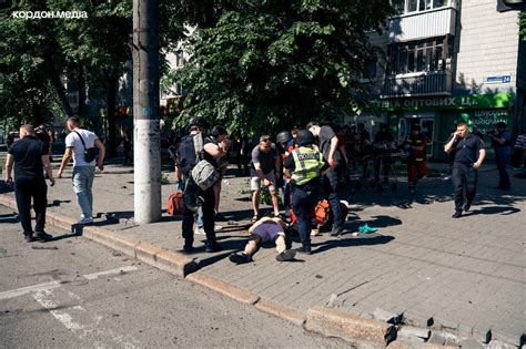 Радіо Удар по Сумах кількість загиблих зросла до двох близько 20 людей постраждали серед