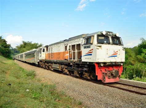 5 Cara Naik Kereta Api Yang Aman Dan Mudah