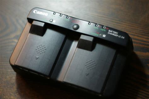 Yahooオークション Canon バッテリーチャージャー Lc E4 中古品 動
