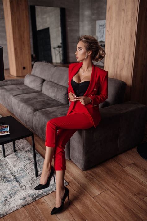 Костюмы и брюки в наличии 663 Photos Visuais Refinados Look Cowtry Feminino Looks Elegantes