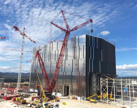 Iter Assembly Hall Cranes Installed Fusion For Energy