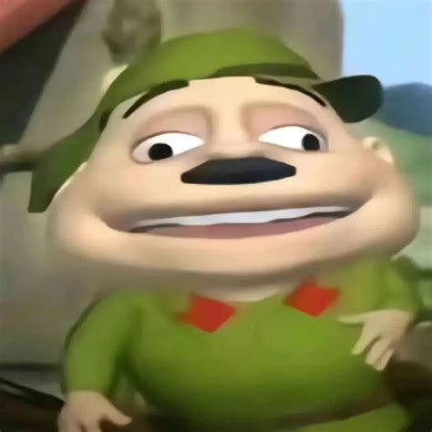 滑稽可爱的绿衣卡通角色，咧嘴露齿笑超有喜感 抽象屌丝表情包（500）表情包图片动图 求表情网 斗图从此不求人