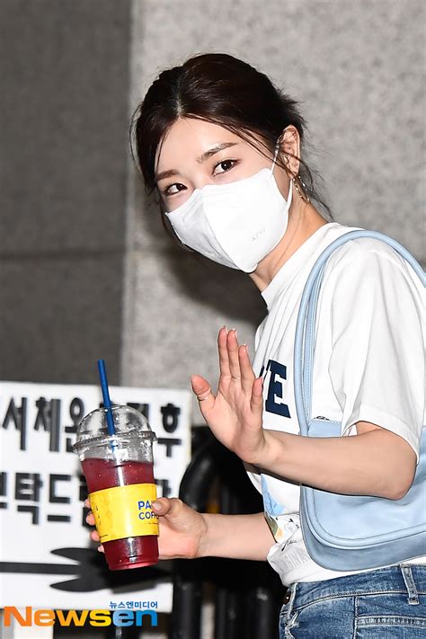 브레이브걸스 유나 머리 묶은 단발좌[포토엔hd]