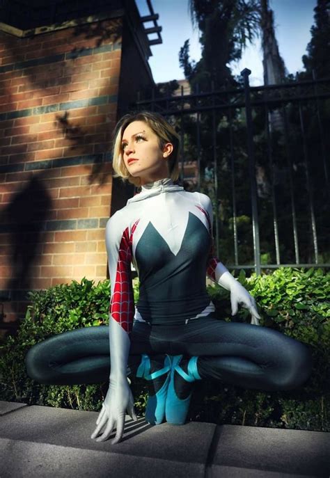 Pin By John On Spider Gwen Cosplay Spider Gwen Cosplay Fashion Cosplay