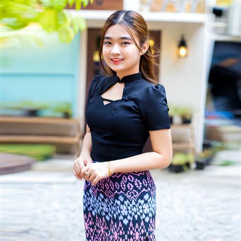 အလုပ်အကိုင် အမြန်ရချင်တာဖြစ်ဖြစ် နိင်ငံရပ်ခြား သွားဖို့ခက်ခဲနေတာ ဖြစ်ဖ