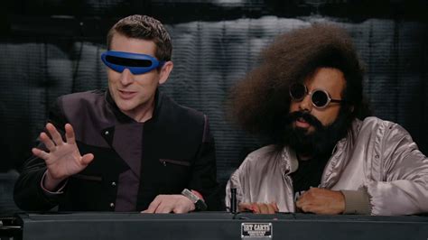 Comedy Bang Bang S05e19 Reggie Watts Wears A Purple And Yellow