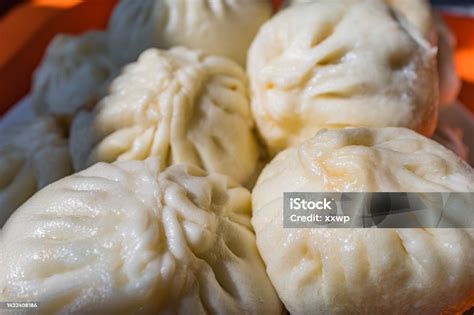 Baozi Xiao Long Bao 돼지 고기와 파로 채워진 찐빵 빵 한 접시 베이징 스낵 베이징 아침 식사 중국 음식 번 빵에 대한 스톡 사진 및 기타 이미지 Istock