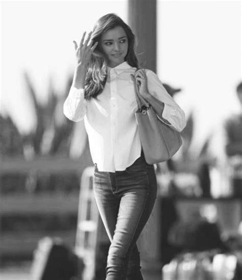 Models Off Duty Miranda Kerr On We Heart It Miranda Kerr Street Style Miranda Kerr Outfits