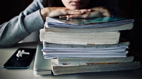 Омбудсманът предлага предметът „Добродетели и религии“ да е свободно избираем за учениците