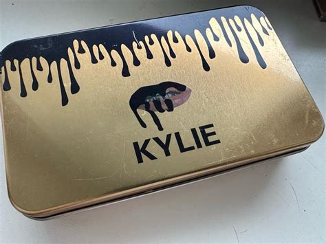 Коробка — ціна 30 грн у каталозі Коробки для зберігання Купити товари для дому та побуту за