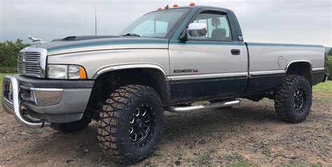 What Wheels And Tires Best Fit A Second Generation Dodge Ram 1500